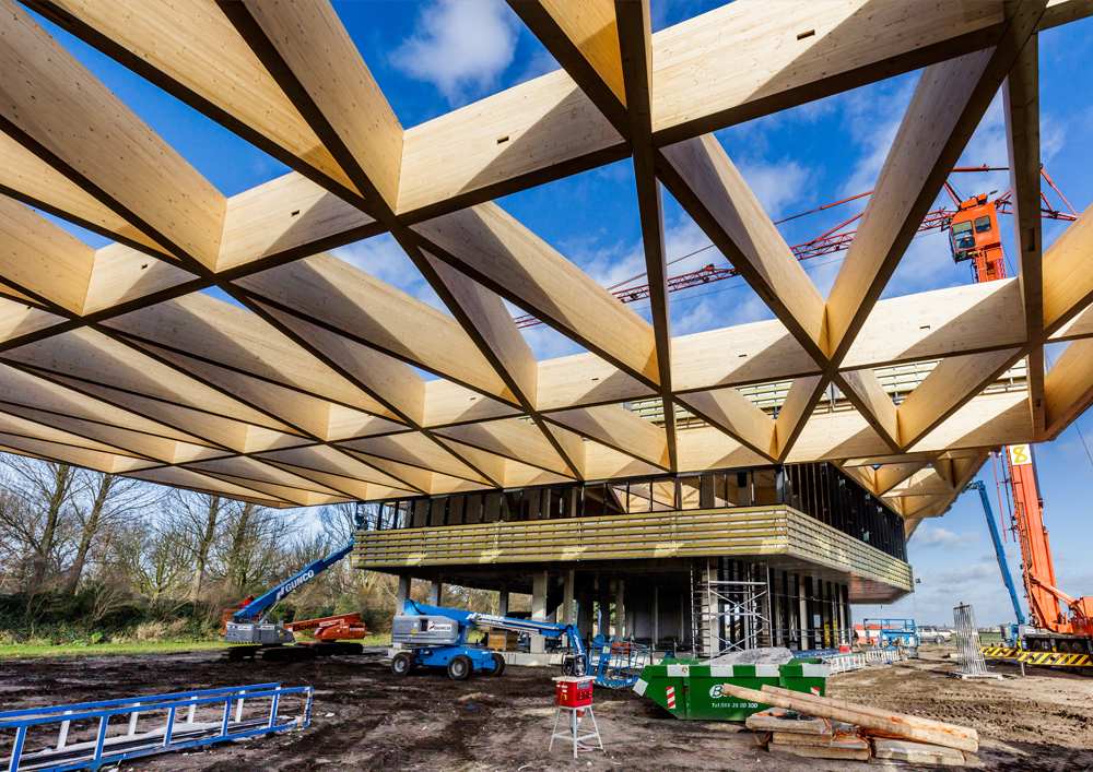 Entrance hall for Keukenhof spring gardens tops out > Mecanoo