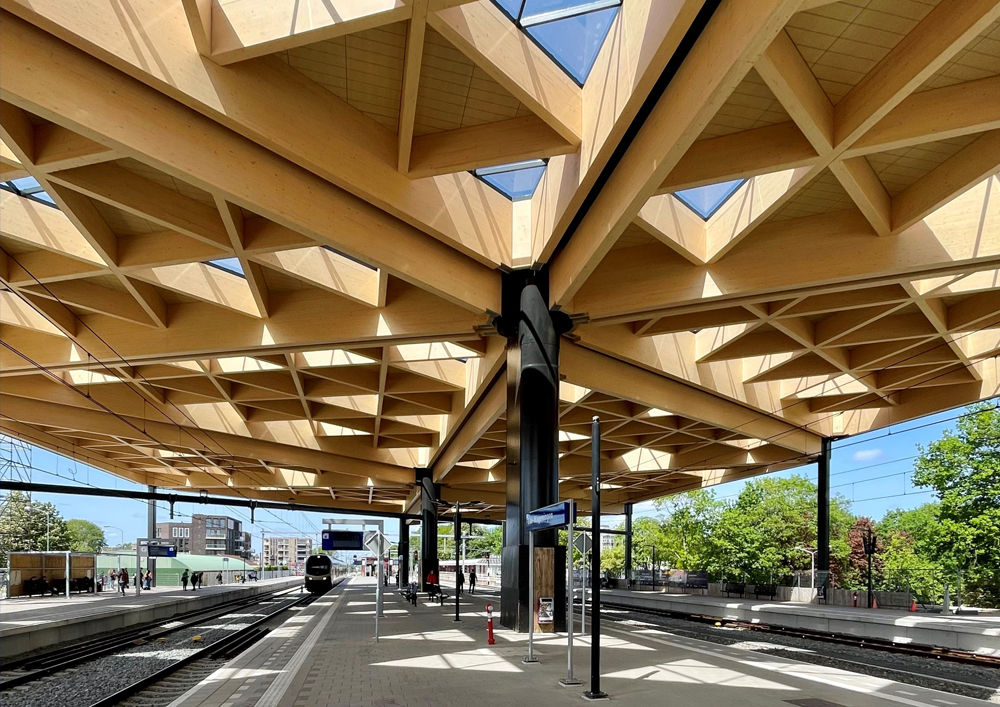 The first phase of the new Ede-Wageningen Train Station canopy is now ...